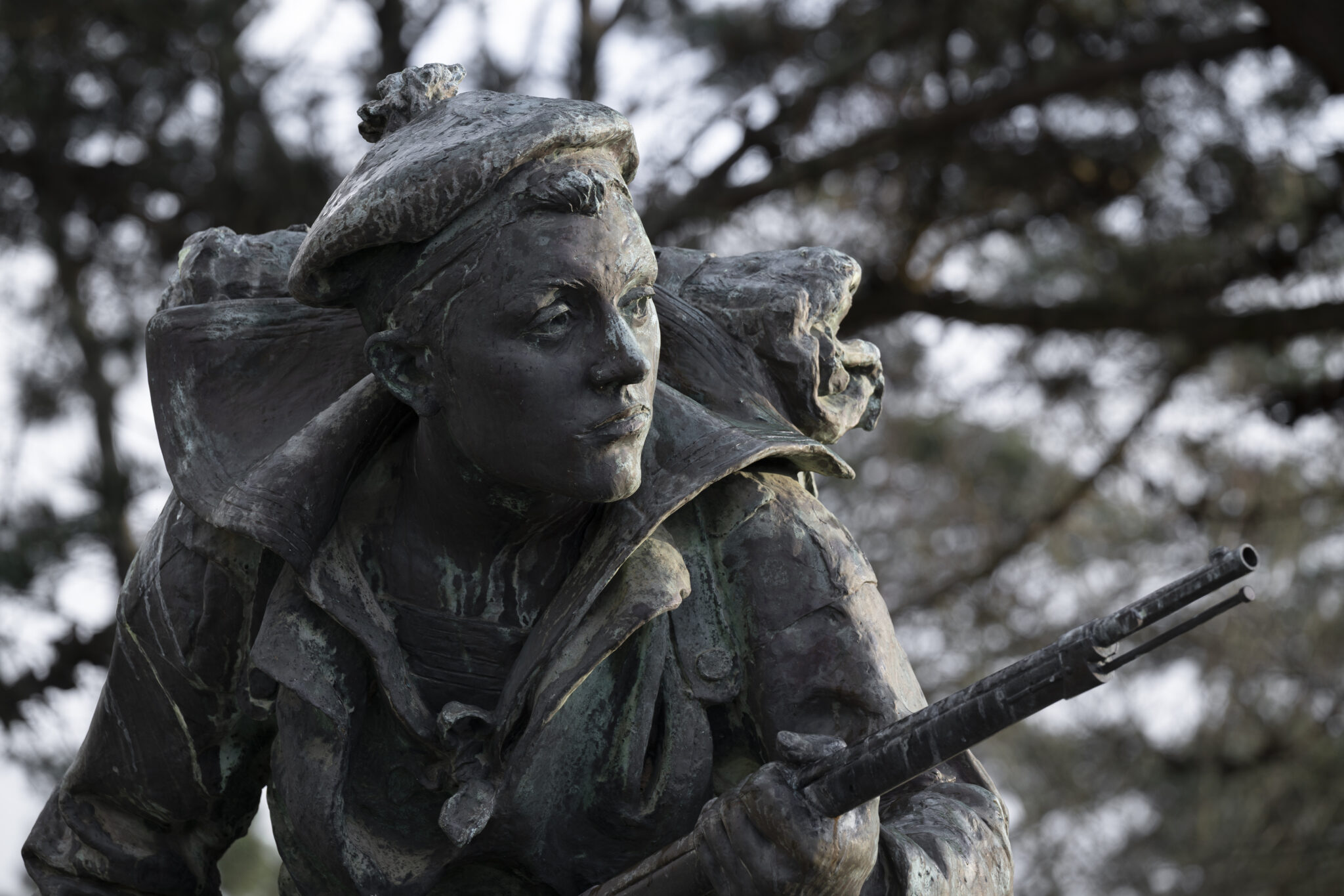 Une statue, des commandos, un héritage... - Ewan Lebourdais