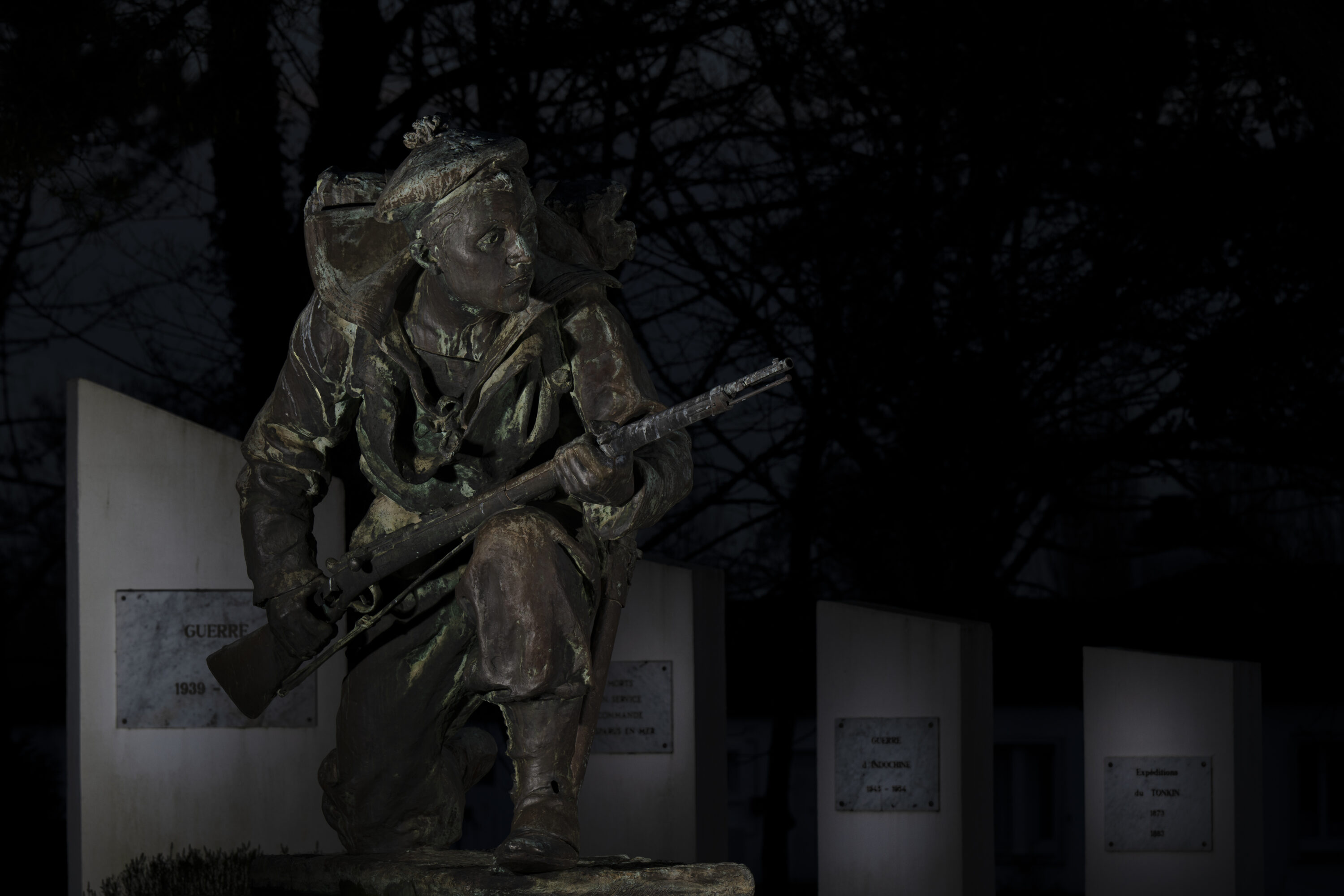 Une statue, des commandos, un héritage... - Ewan Lebourdais